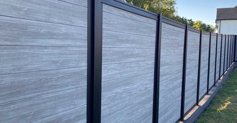 Modern Commercial Privacy Fence Ideas (Unlimited Design Options for ...